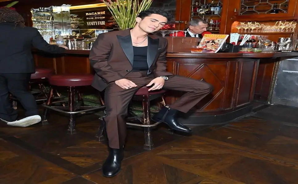 Victoria's Secret'ın ilk erkek modeli; Darren Barnet - Creative Blog